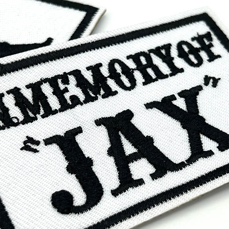 پچ گلدوزی طرح In Memory Of Jax - فروشگاه اینترنتی تی‌وی‌‌فن